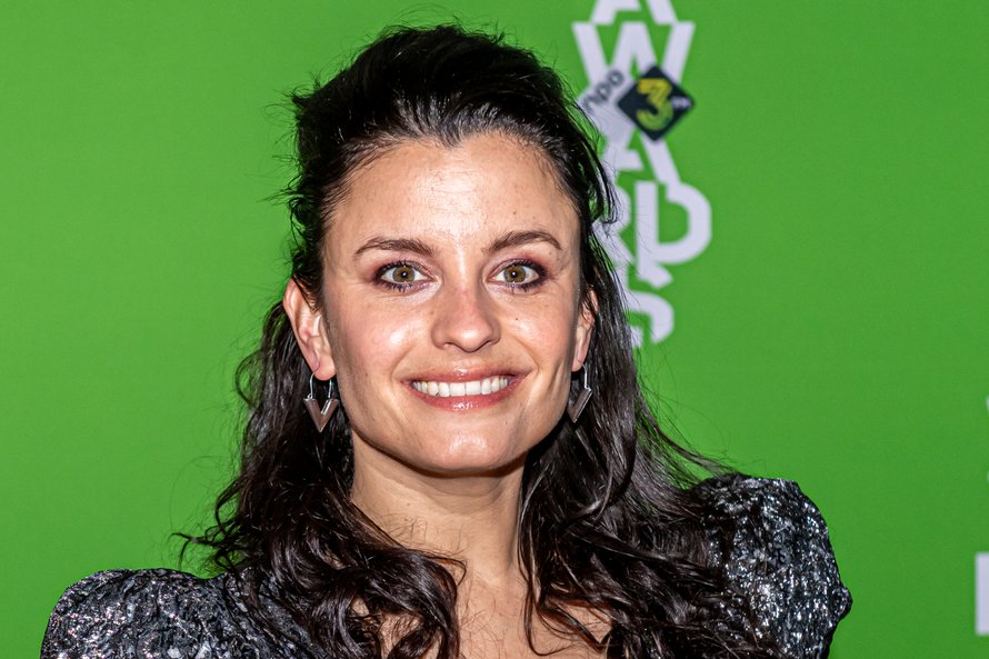 Eva Koreman kondigt zwangerschap aan met déze fantastische foto